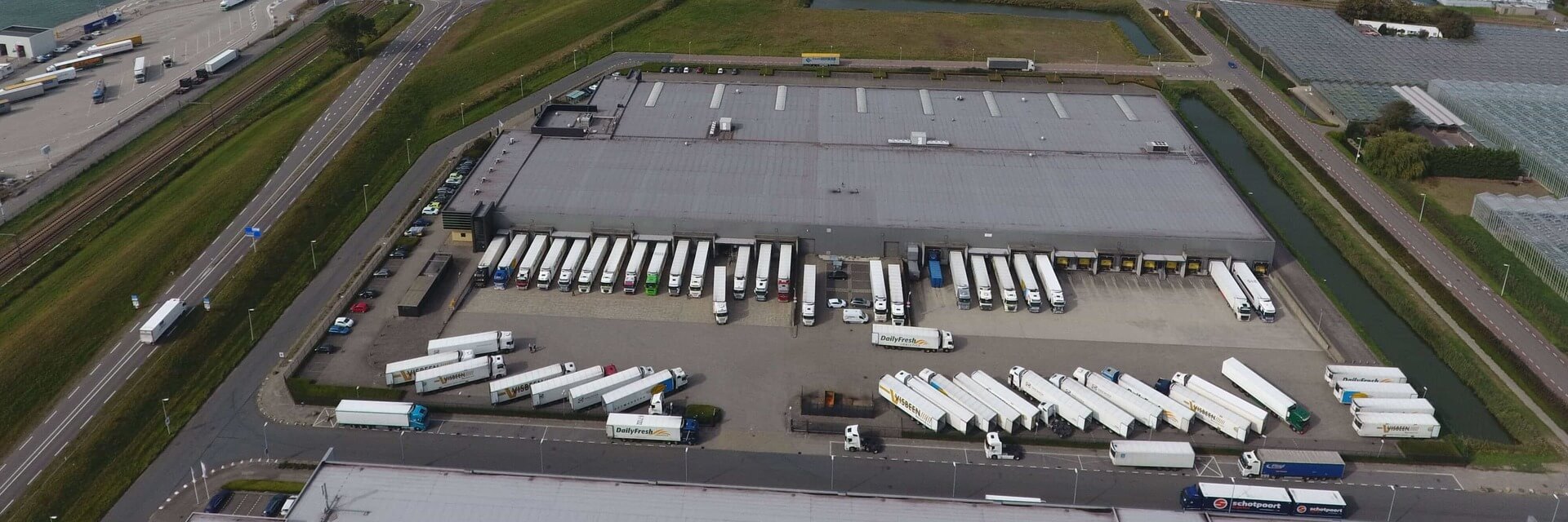 Storage and transhipment: Careful and efficient storage and ...